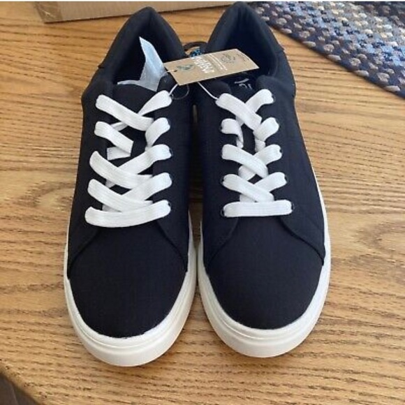 Mad Love | Shoes | Mad Love Black Sia Lace Up Low Top Canvas Sneakers ...